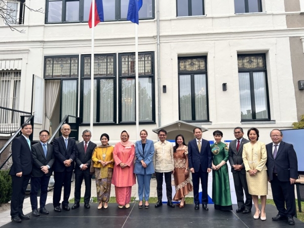 Vietnam"s Ambassador Attends Flag Raising Marking 55th Anniversary of ...