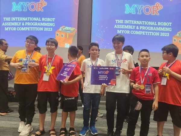 HCMC Students Win International Robot Competition in Singapore ...
