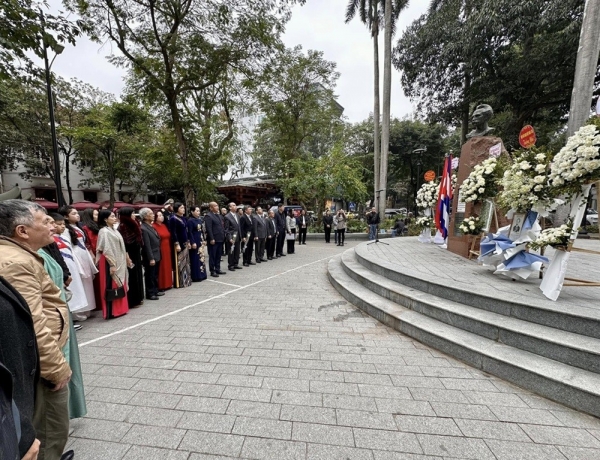 Hanoi Honors Cuban National Hero Jose Marti on His 172nd Birthday ...