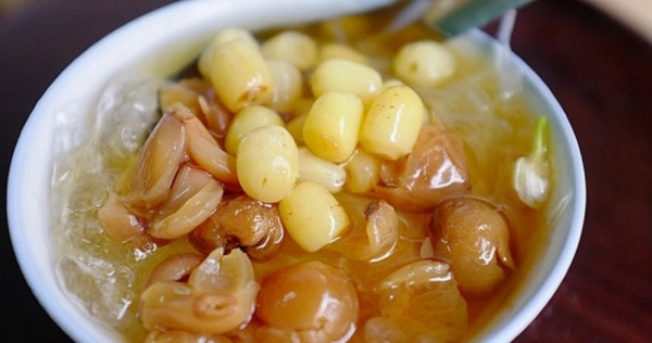 Vietnamese Home Cooking Recipe: Lotus Seed Sweet Soup with Dried Longan ...