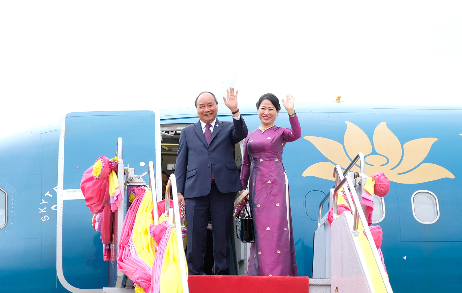 PM concludes trip to Thailand for ACMECS 8, CLMV 9 | Vietnam Times