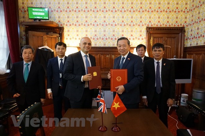 Vietnam, UK ink MoU on anti-human trafficking cooperation | Vietnam Times